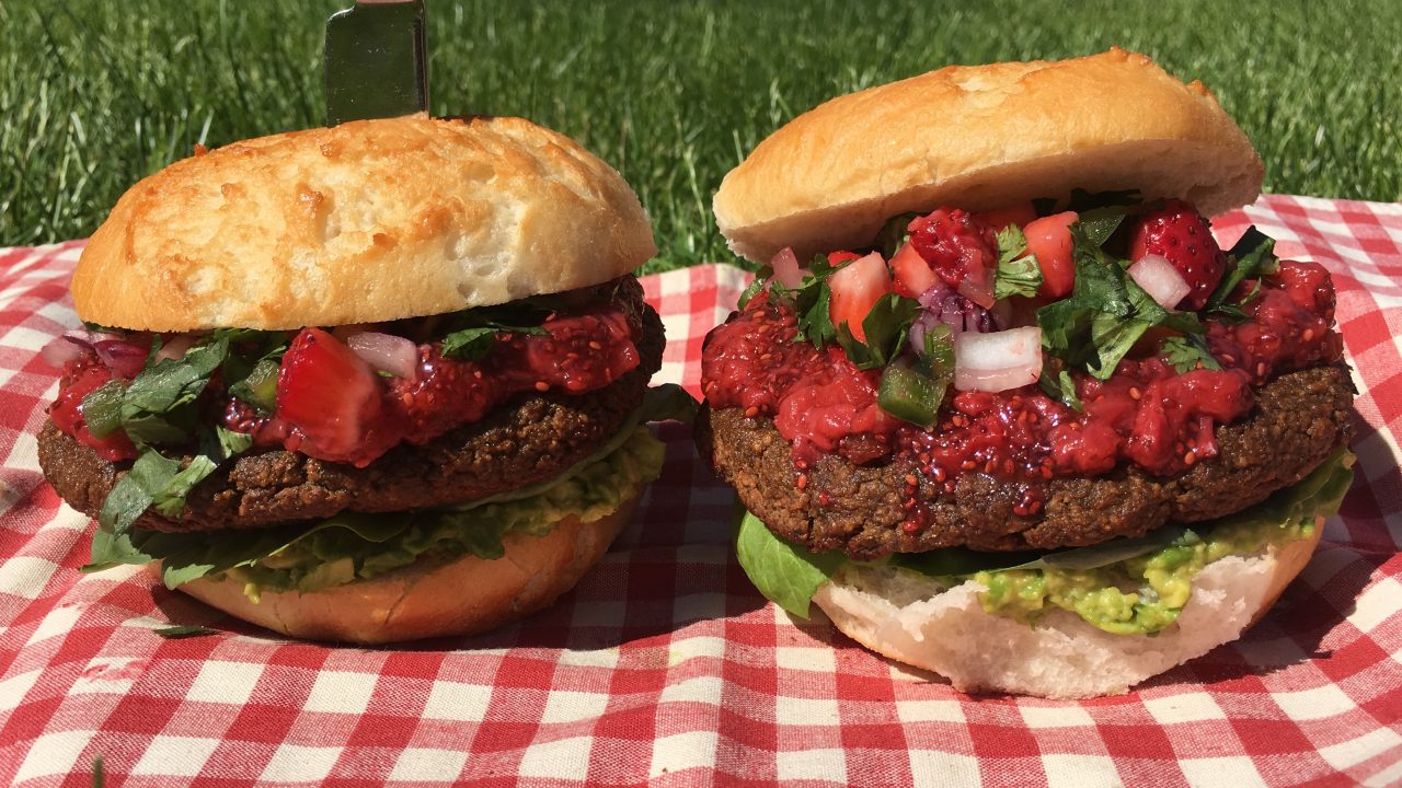 Strawberry Basil Burger (V/GF) – Bunny's Bite