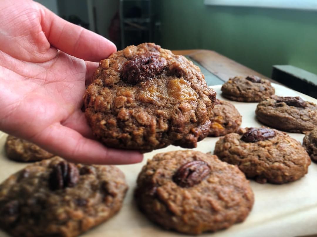 Maple Mango Pecan Cookies (V/GF) – Bunny's Bite