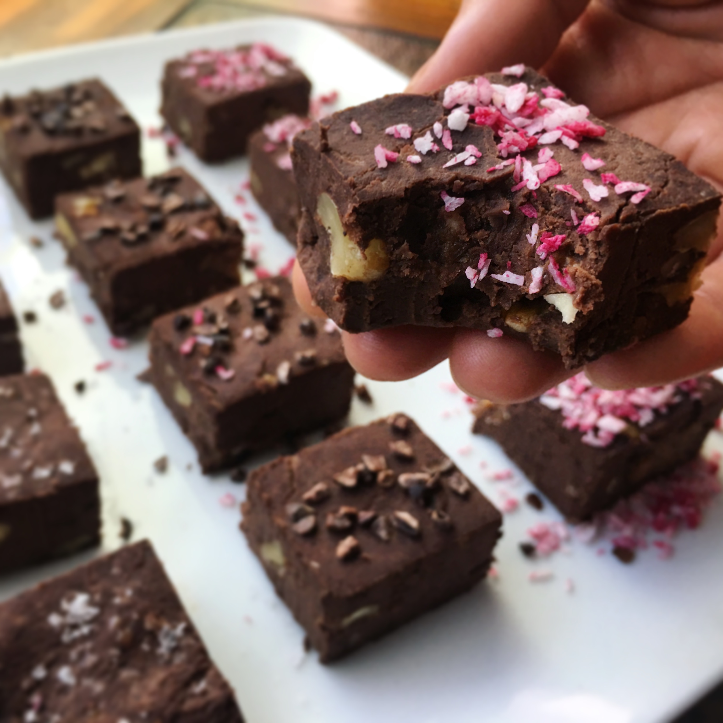 Chocolate Walnut Fudge (V/GF) – Bunny's Bite
